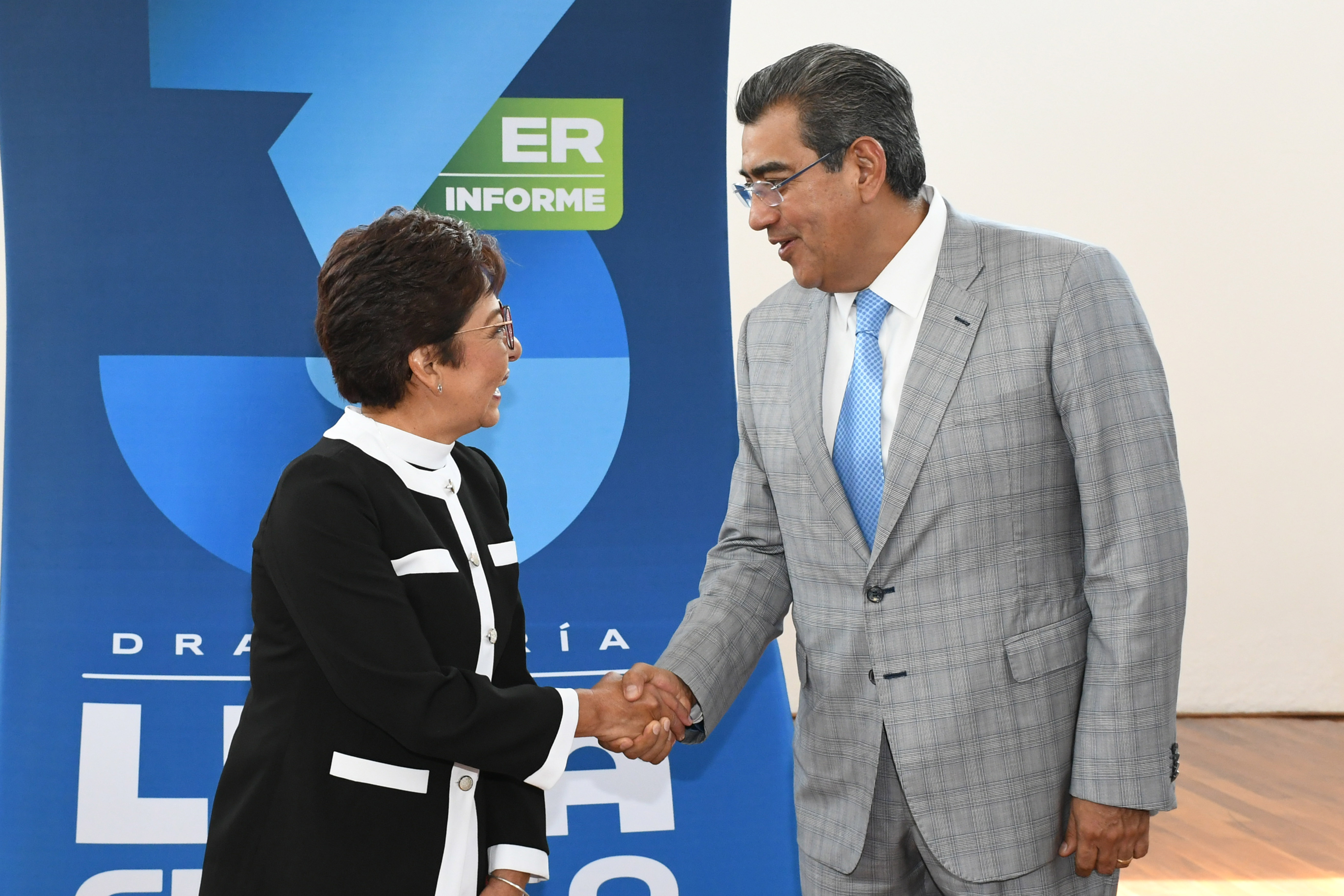 Juntos caminamos con pasos firmes, asegura la Rectora Lilia Cedillo al rendir su Tercer Informe ...